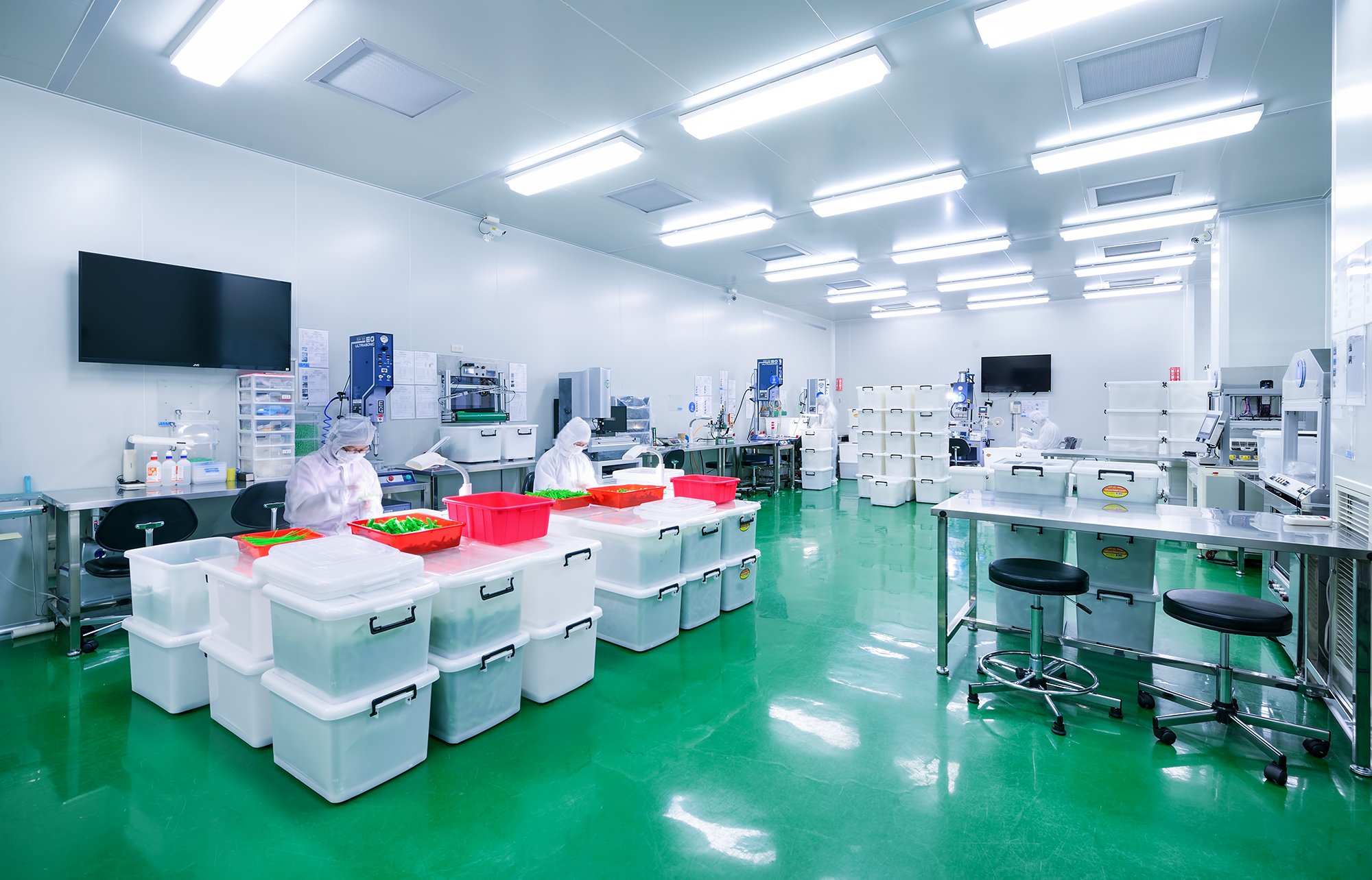 Cleanroom Assembly - YICHYI - Injection Molding Expert